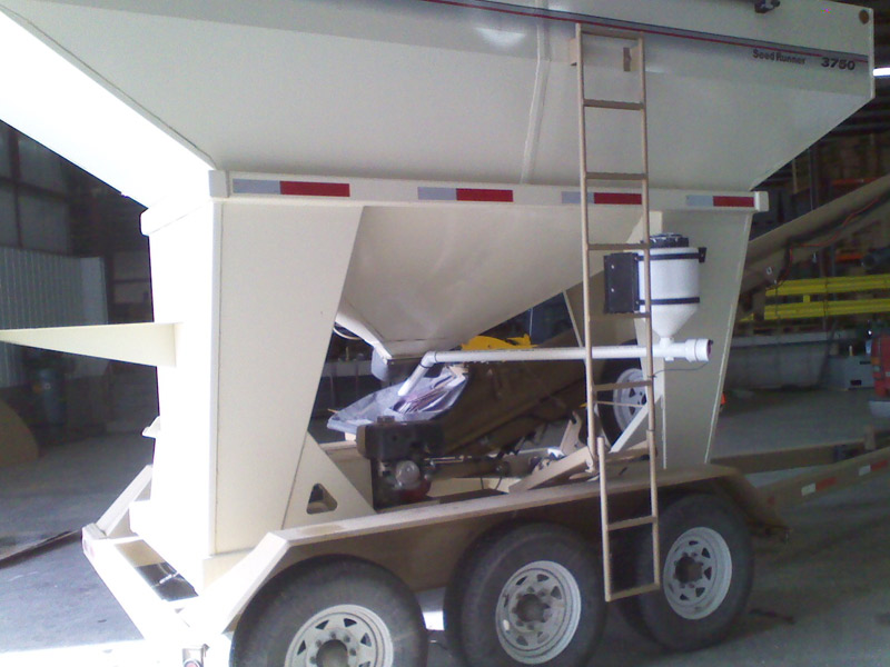 FreeFlo Dry Inoculator - Planting | Lundell Plastics